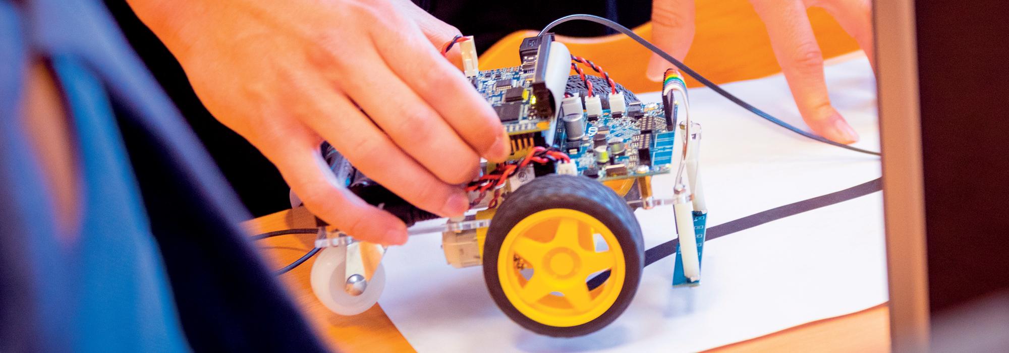 Électronique et Informatique pour l'Embarqué | Polytech Paris-Saclay